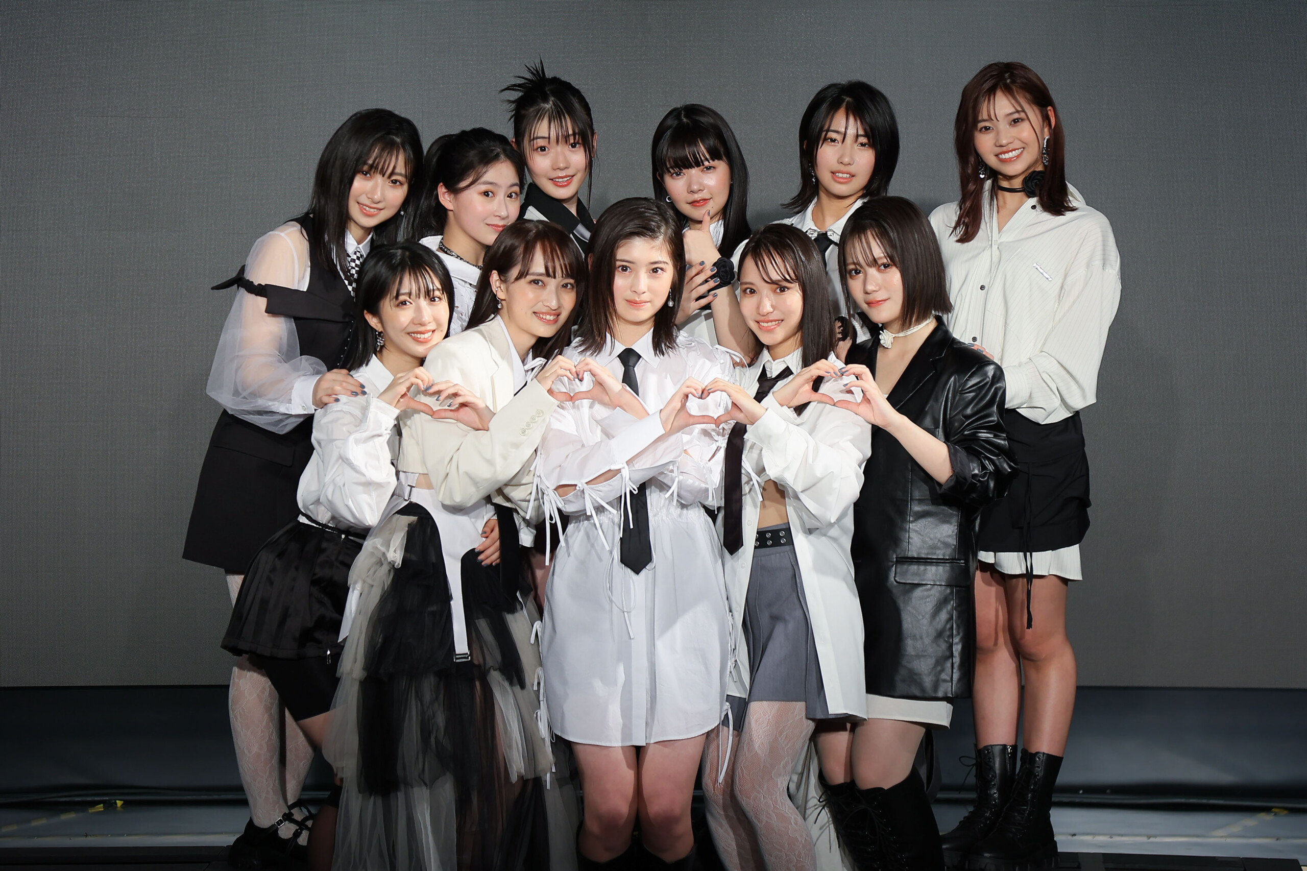 秋元康 総合プロデュース「WHITE SCORPION」 初のファンクラブイベントを開催！ 初の握手会開催も発表！！ – TREND NEWS ...